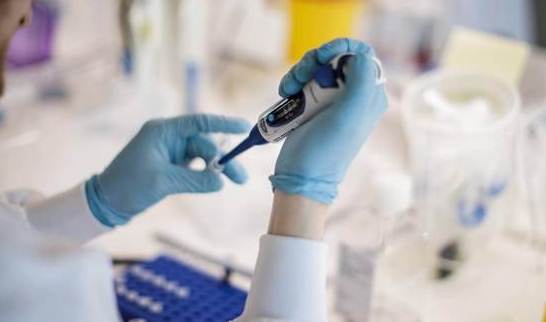 Zbulohen rastet e para te infektimit me 2 variante