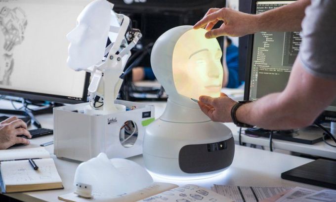 Njihuni me robotin e krijuar per te bere intervista pune