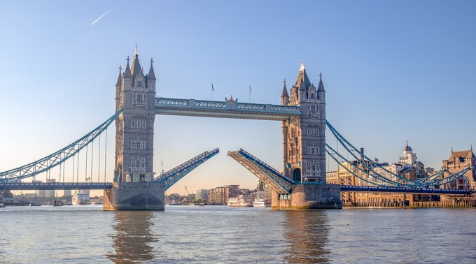 10 urat e levizshme me mahnitese ne bote