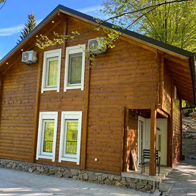 Shtepi Druri, Lokale