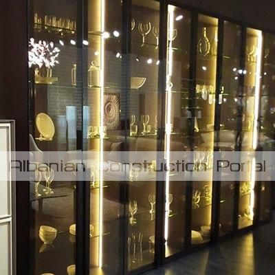 Raft xhami me ndricim per ekspozim produktesh | Art Home