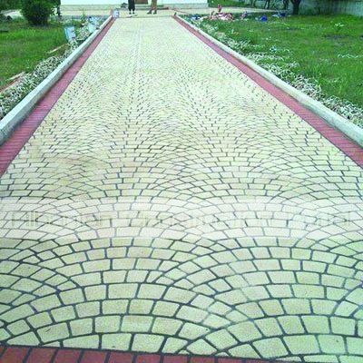 Oborr shtepie me dysheme me stampim betoni | Santi Dekor