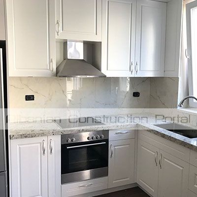 Pllake kuzhine me shkelqim imitim mermeri | Seramiksan