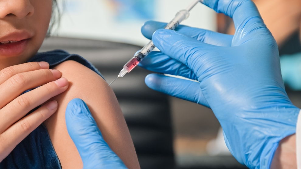 Vaksina MMR mund te mbroje nga Covid